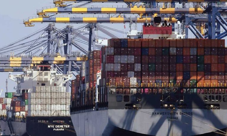 Shipping activity at Port Qasim - Trending - Aaj English TV