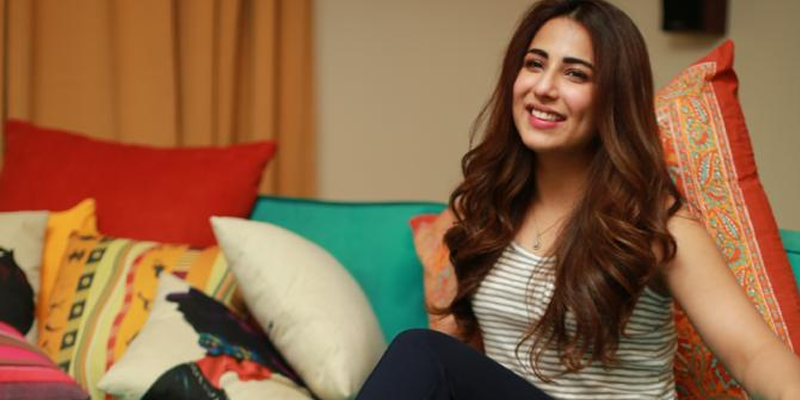 Ushna says it All in Iffat Omer show - Life & Style - Aaj English TV