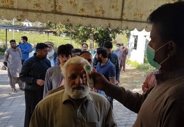 Pakistan: Over 300,000 COVID patients have fully recovered - Pakistan ...
