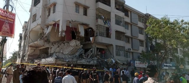 Explosion in Karachi building leaves Five dead, 15 injured - Aaj English TV