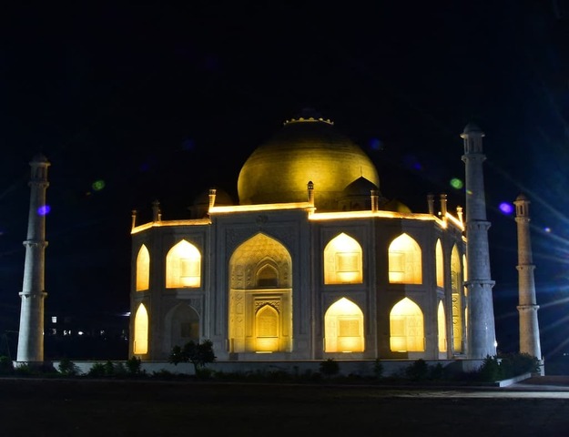 Indian builds Taj Mahal replica home for wife - Life & Style - Aaj ...