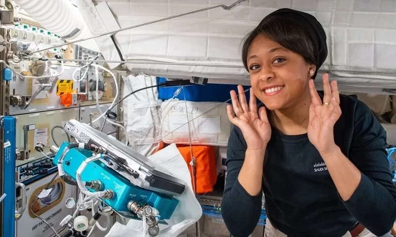 First Saudi woman in orbit returns to Earth safely - Life & Style - Aaj ...
