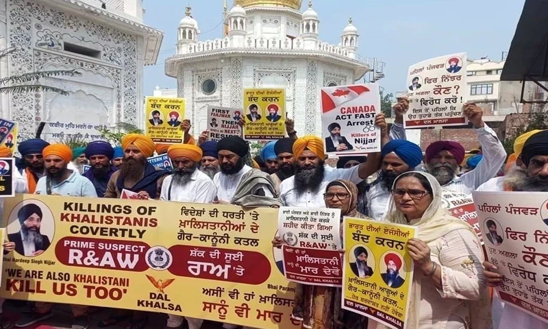 Sikhs Protest Outside Raw Office In Amritsar World Aaj English Tv