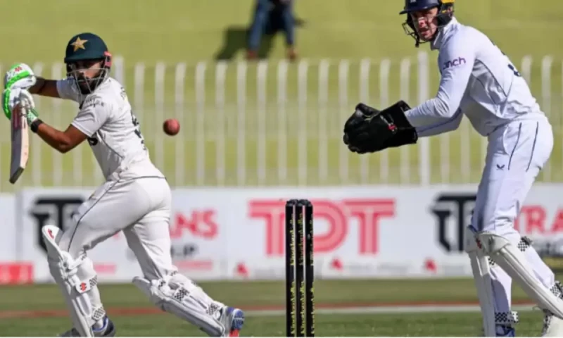 Pakistan bowled out for 344, lead England by 77 runs in third Test in ...