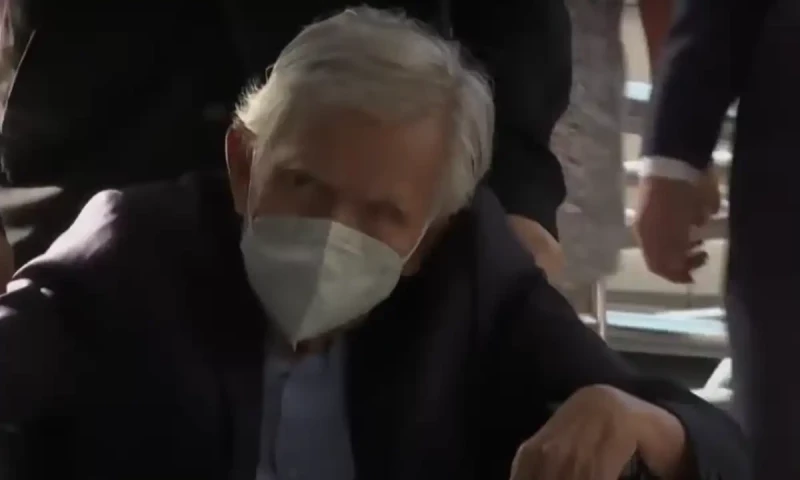 Former Malaysian finance minister Daim Zainuddin passes away at 86 ...