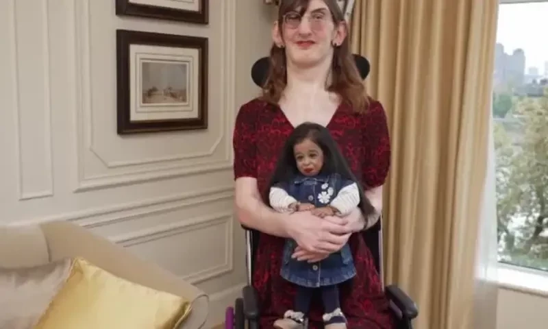 Which country do the world's smallest and tallest women in height come ...