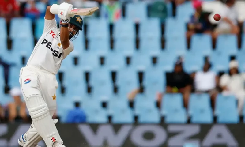 South Africa lose quick wickets to Pakistan as they chase modest ...