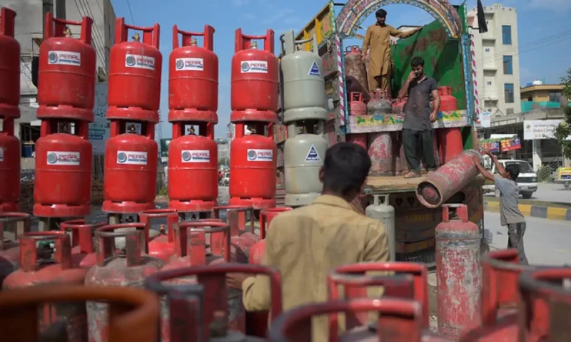 OGRA reduces LPG prices for Jan 2025 ahead of petrol prices announcement - Business & Economy ...