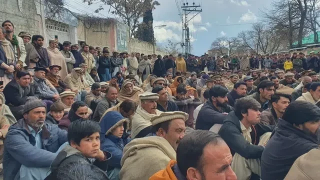 Parachinar protest enters fourth day amid road closures - Pakistan ...