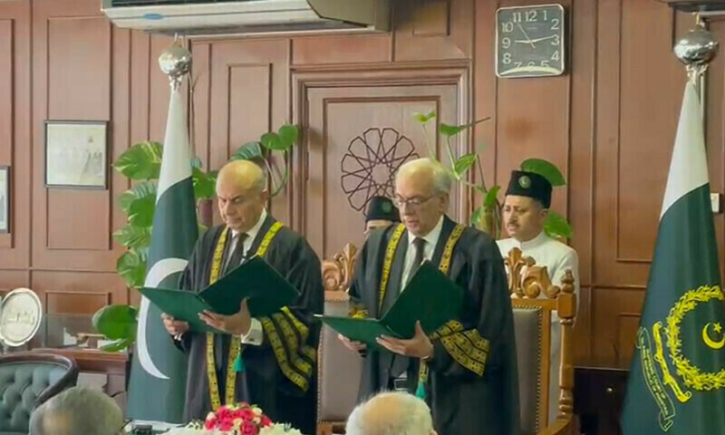 Justice Mansoor Ali Shah takes oath as acting Chief Justice of Pakistan ...