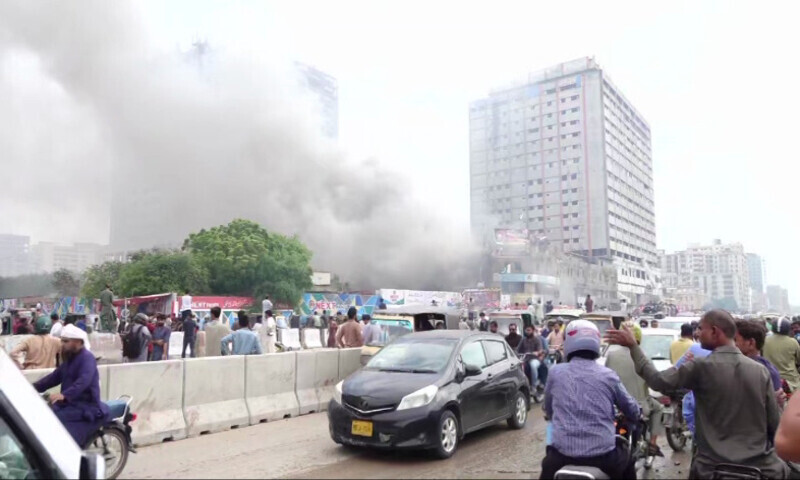 Karachi: Two killed, 30 injured as fire erupts in firecracker warehouse ...