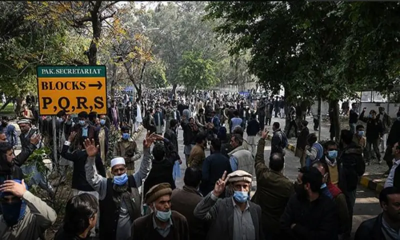 KP government employees stage protest over unfulfilled demands ...